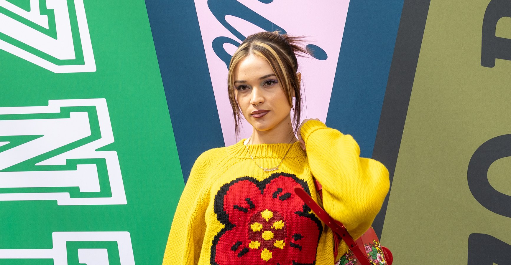 French Algerian singer Lolo Zouai announces ‘Play Girl’ world tour ...